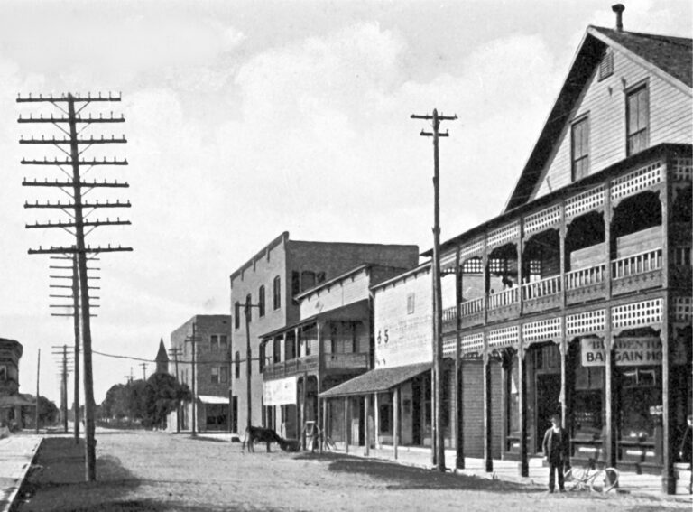 College Scholarships – The Manatee County Historical Society (MCHS)